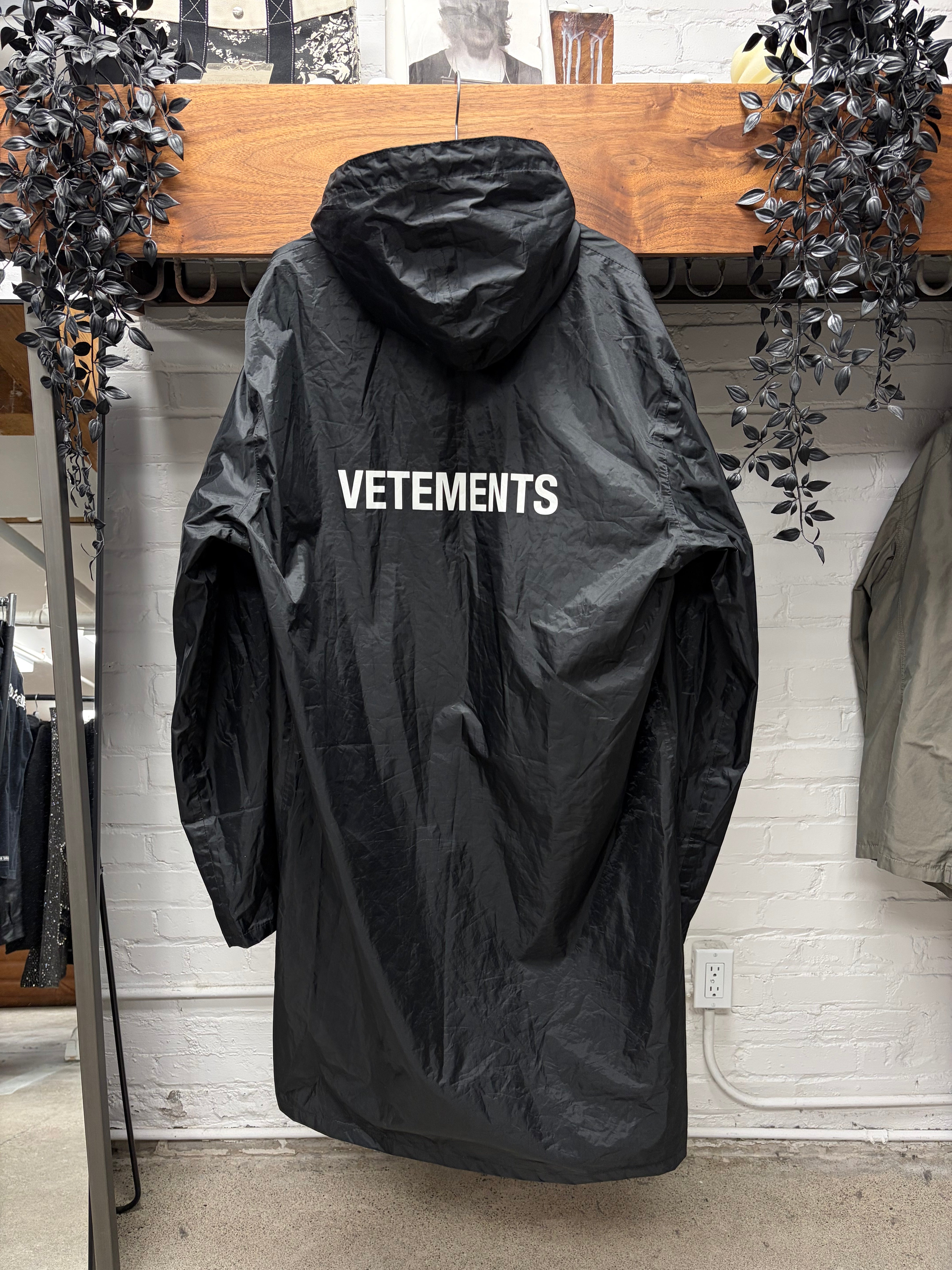 SS2016 Vetements Black Nylon Hooded Rain Parka – Alex Maxamenko
